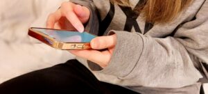 0800 500 9856は詐欺電話？口コミと安全な対応方法を解説 | idea & life